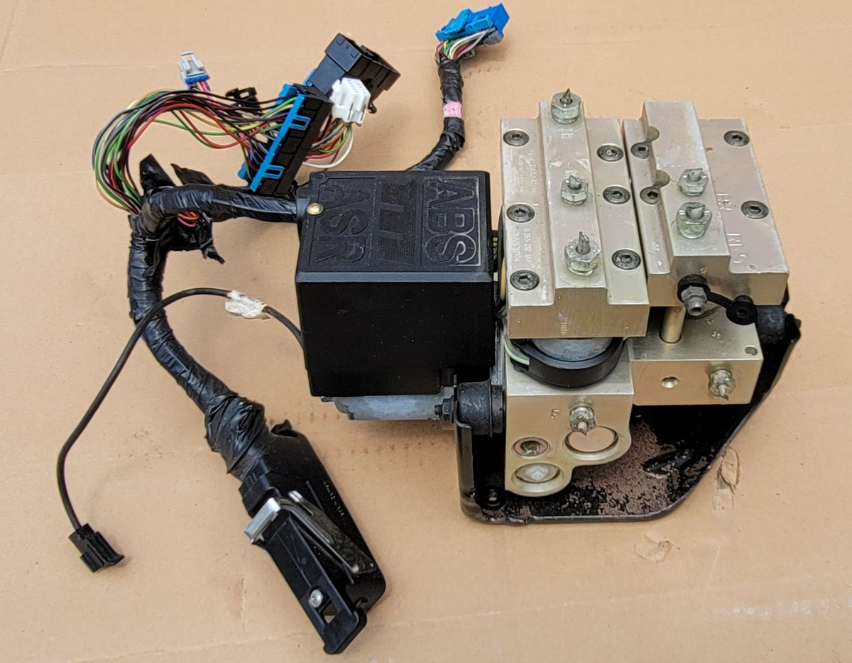 1992-1994 CORVETTE ABS ASR PUMP + WIRING COMPLETE GREAT CONDITION C4 ...
