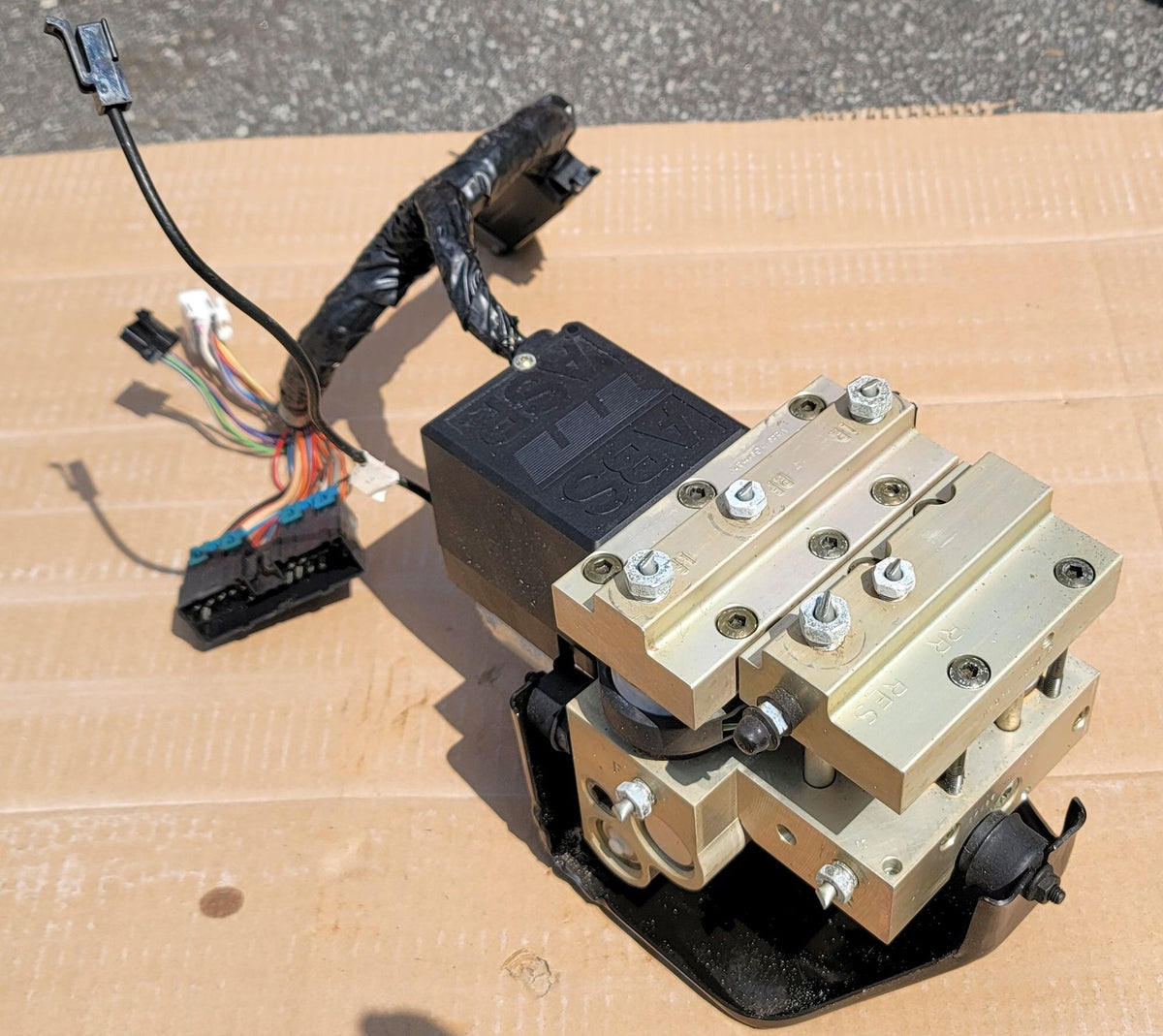 1992-1994 CORVETTE ABS ASR PUMP + WIRING COMPLETE GREAT CONDITION C4 ...